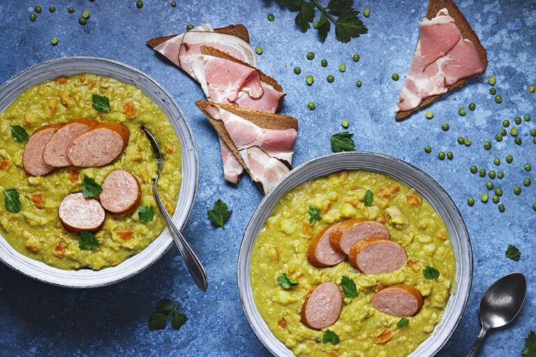 Erwtensoep met rookworst uit de slowcooker - Eatertainment