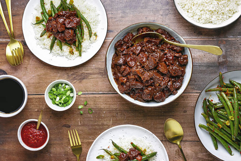 Babi smoor met boontjes en witte rijst - Eatertainment