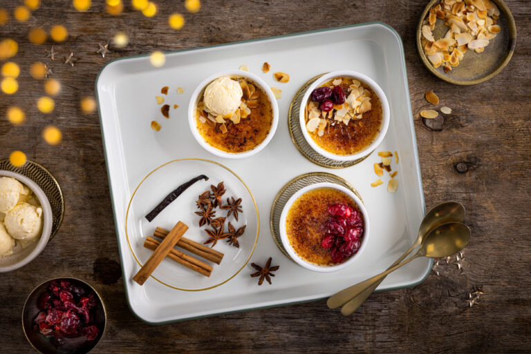 Crème brûlée trio met cranberry compote, amandel en roomijs - Eatertainment