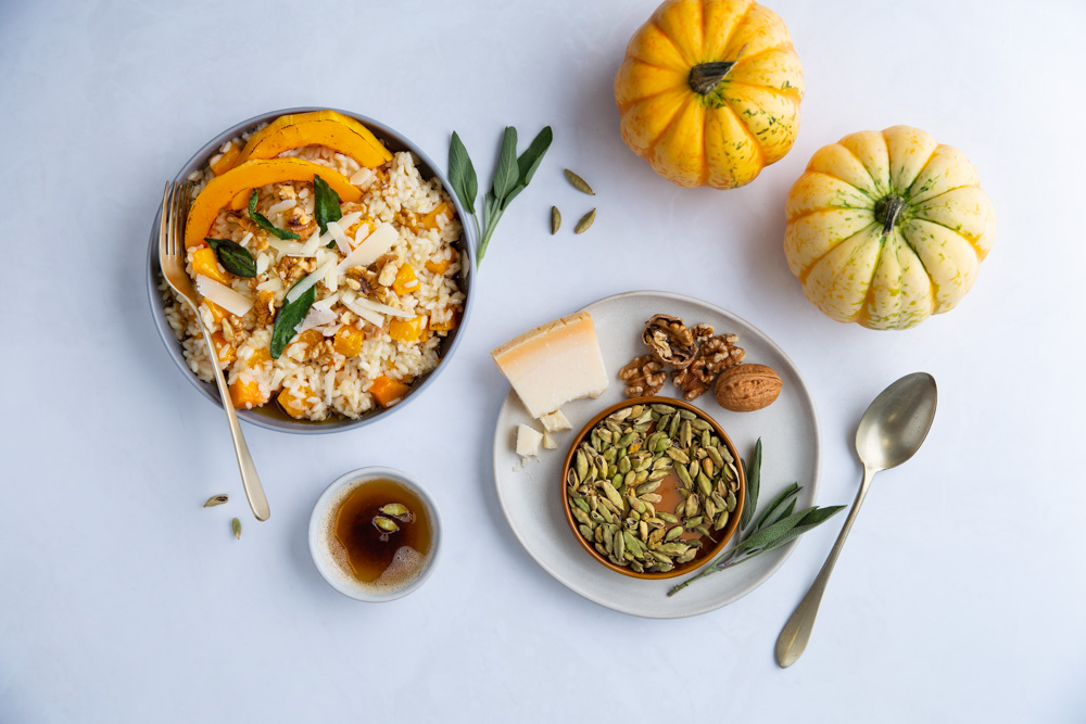 Pompoen kardemom risotto met salie en ‘burned’ kardemom boter ...