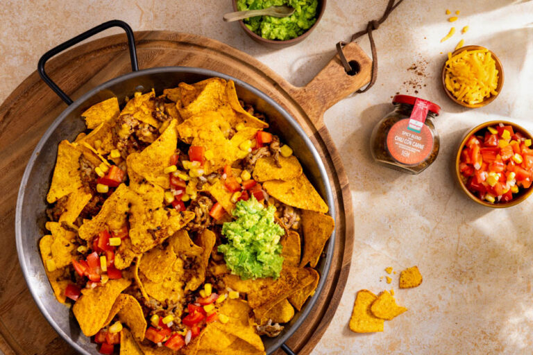 Nacho’s met gehakt, avocadodip en cheddar - Eatertainment