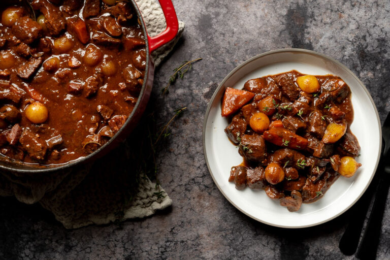 Boeuf bourguignon met runderriblappen - Eatertainment