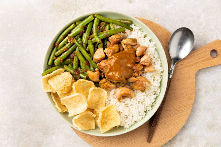 Indische kip met sajoerboontjes - Eatertainment