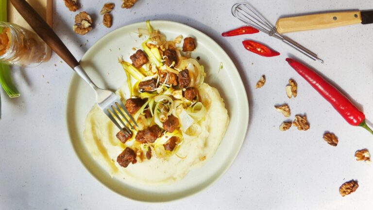 Pastinaakpuree met prei en Indiase tempeh - Eatertainment